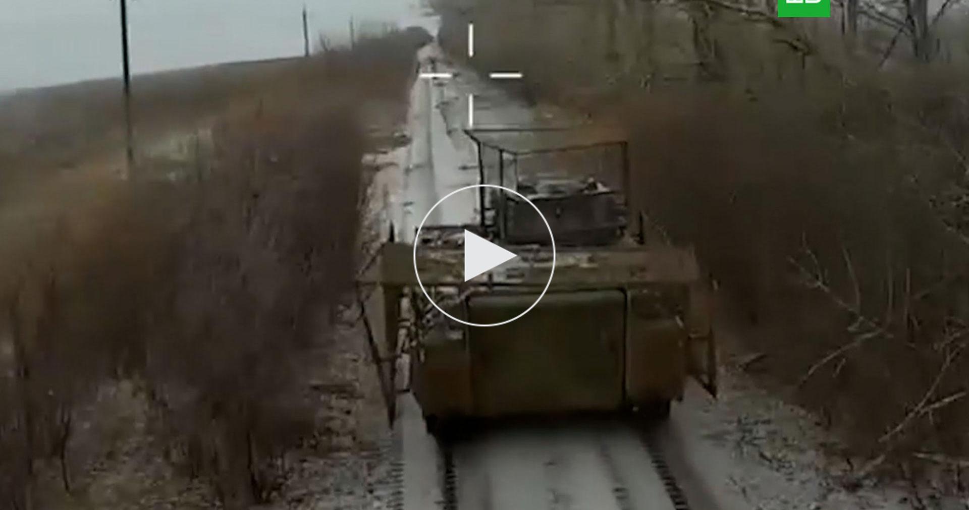 МО показало уничтожение голландского БТР YPR-765 в Харьковской области // Новости НТВ