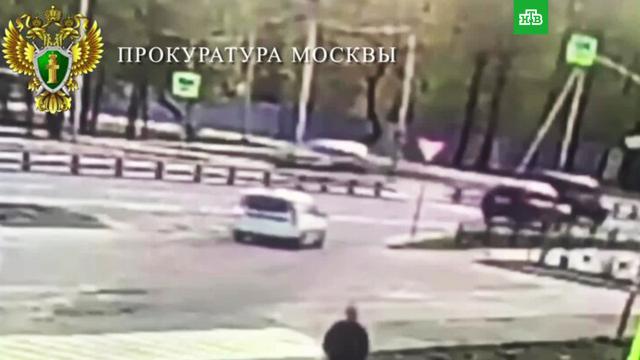 Иномарка насмерть сбила женщину на пешеходном переходе в Москве // Новости НТВ