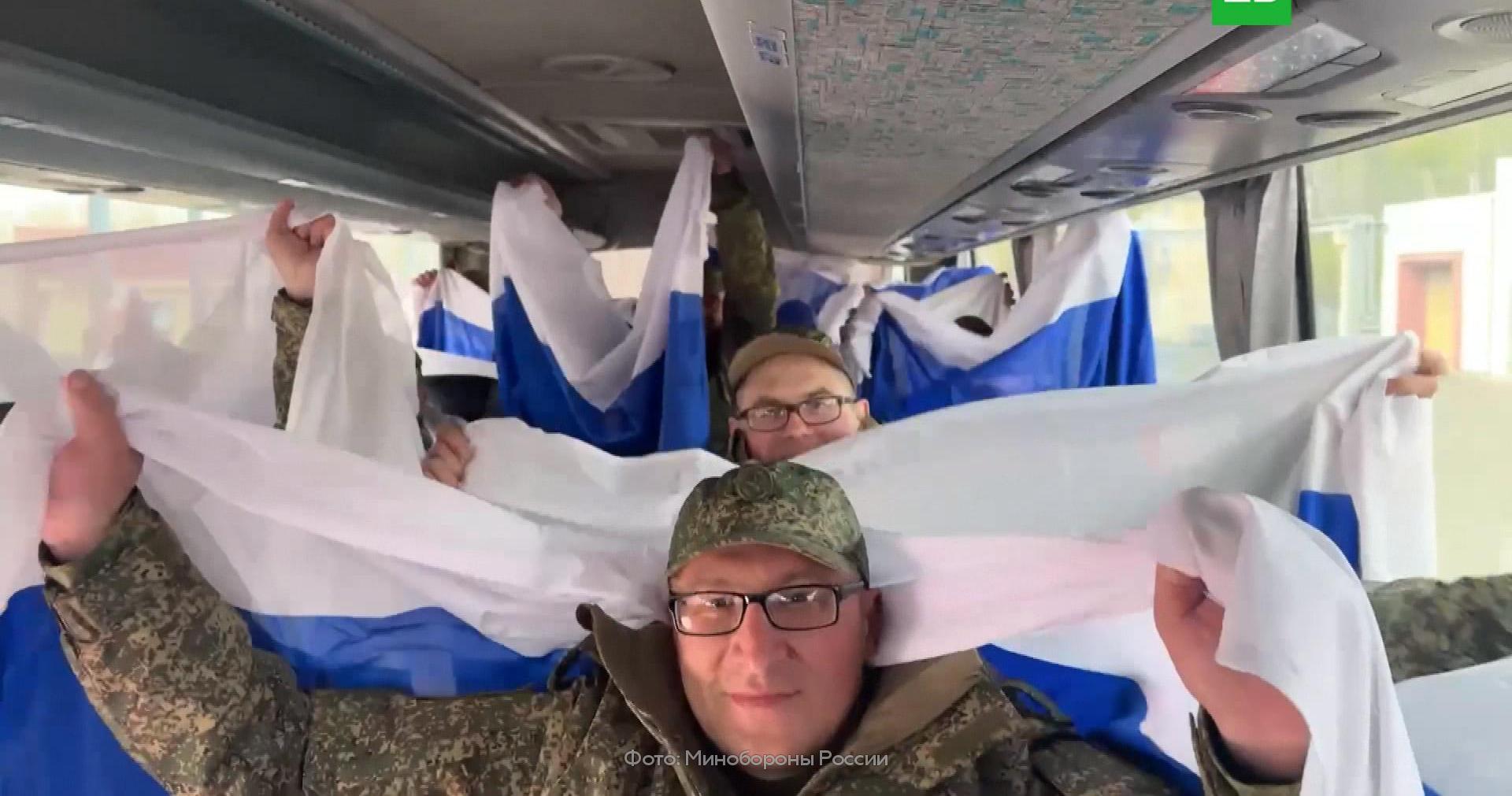 Освобожденные из плена российские военные вернулись на родину ...