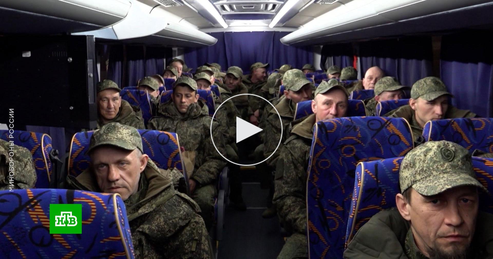 Освобожденные из плена российские военные вернулись на родину // Видео НТВ